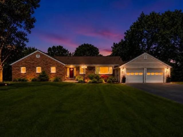 1201 Summit Dr, Newark, NY 14513