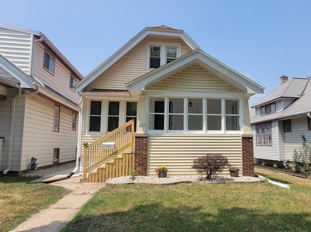 1201 S 75th St, West Allis, WI 53214