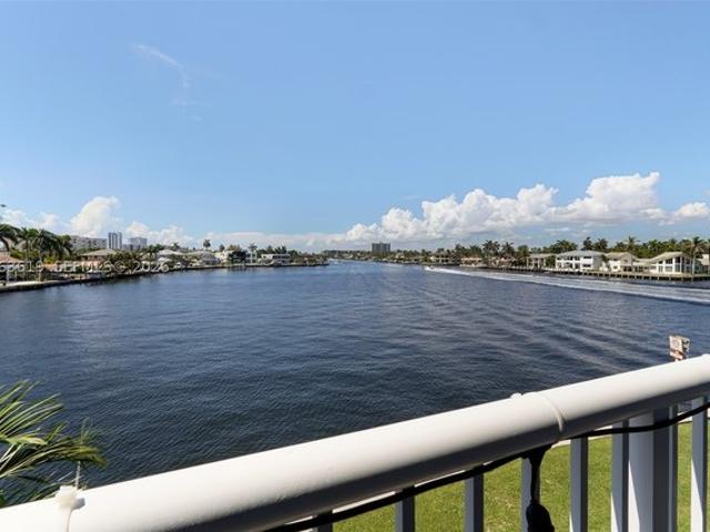 1201 S Riverside Dr Apt 301, Pompano Beach, FL 33062