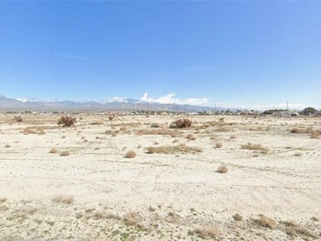 1201 S Yosemite Ave, Pahrump, NV 89048