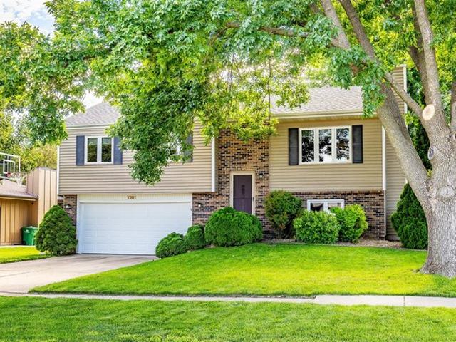 1201 SE Michael Dr, Ankeny, IA 50021