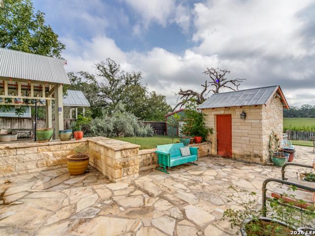 1201 Sisterdale