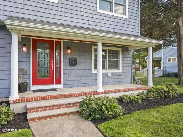 1201 Tuxedo Place