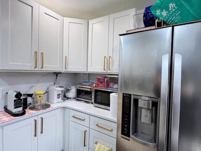 1201 th Avenue 4J