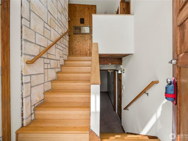 1201 th Avenue S