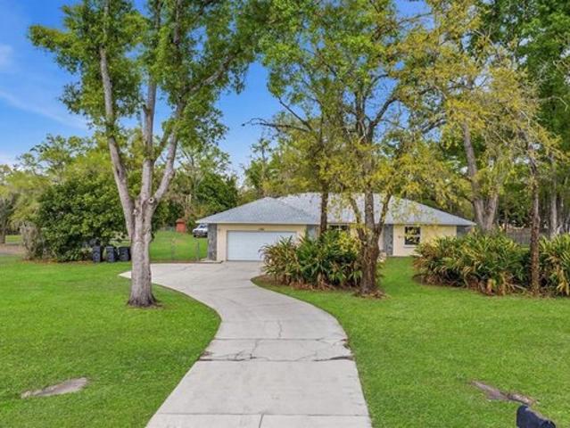 1201 th St NE, Bradenton, FL 34212