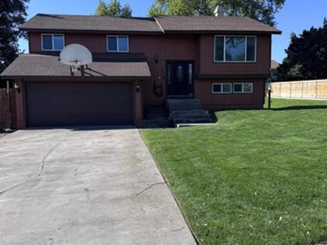 1201 W 17th Pl, Kennewick, WA 99337