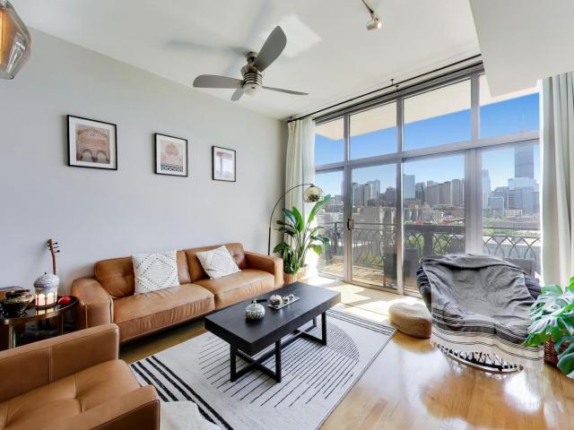 1201 W Adams Street # 805