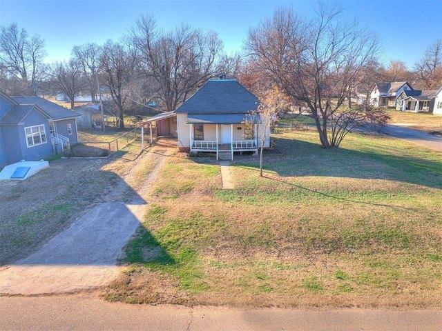 1201 W Logan Ave, Guthrie, OK 73044