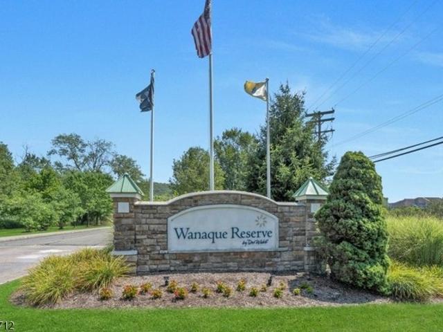1201 Warrens Way Unit 201, Wanaque, NJ 07465