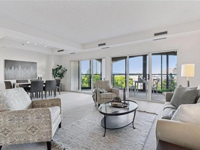 1201 Yale Pl Apt 403, Minneapolis, MN 55403
