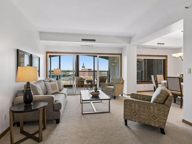 1201 Yale Pl Apt 809, Minneapolis, MN 55403