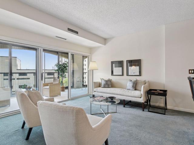 1201 Yale Place # 407