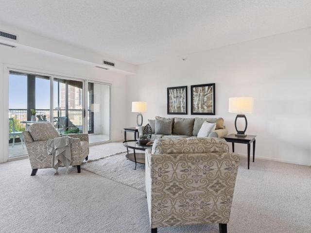 1201 Yale Place # 403
