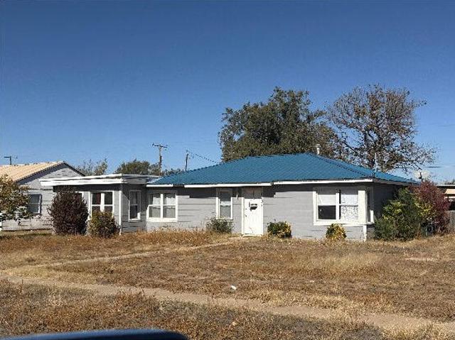1201 11th St, Levelland, TX 79336