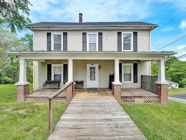1201 4th St, Radford, VA 24141