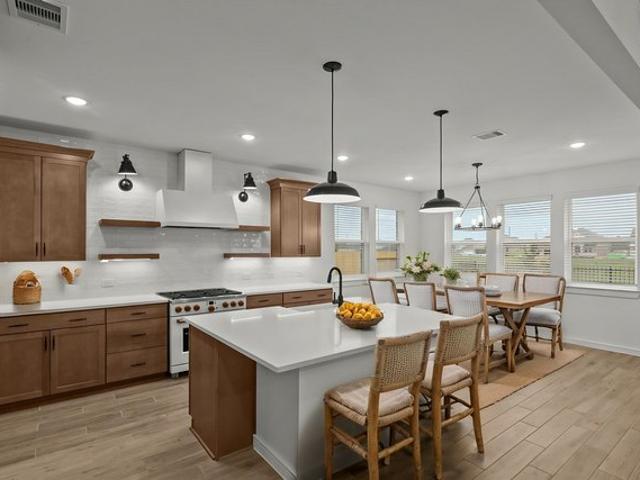 12023 Old Fashion Cir, Mont Belvieu, TX 77535