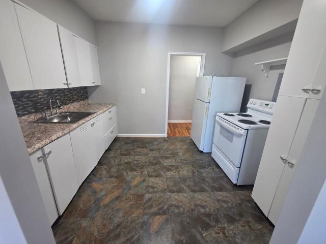 12021 Edgewater Drive 1 Bedroom Apartment for Rent at 12021 Edgewater Dr, Lakewood, OH 44107 Lakewood