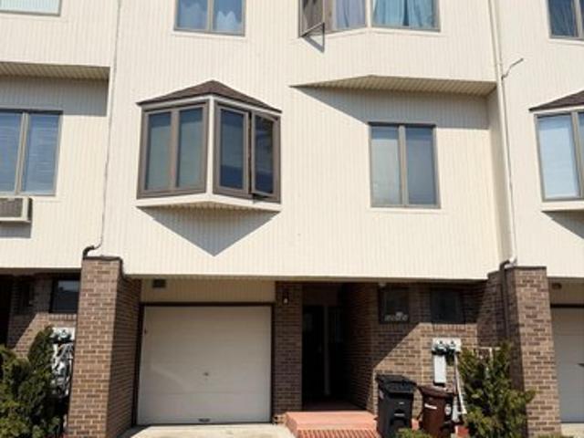 12021 Riviera Ct Apt 5B, College Point, NY 11356