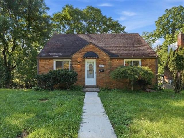 12022 Harvard Dr, Pittsburgh, PA 15235