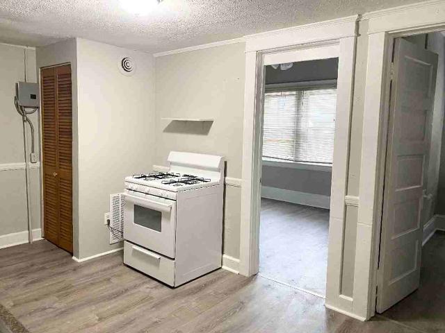 12022 Mayfield Road 1 Bedroom Apartment for Rent at 12022 Mayfield Rd, Cleveland, OH 44106 University