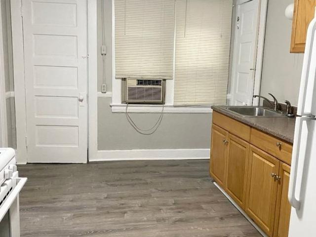 12022 Mayfield Road 1 Bedroom Apartment for Rent at 12022 Mayfield Rd, Cleveland, OH 44106 University