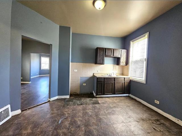 12026 S Union Ave, 1 bed, 1 full bath