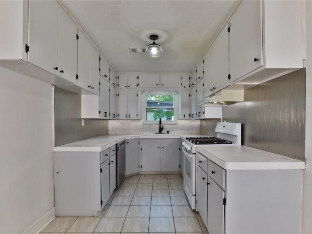 1202 Mac Drive