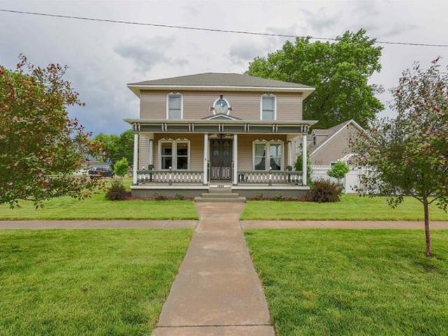 1202 Main St, Wood River, NE 68883