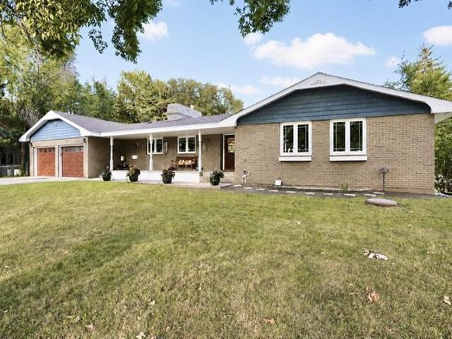 1202 N 4th St, Aberdeen, SD 57401