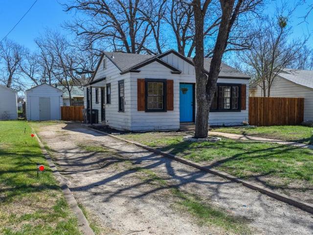 1202 N Grant St, Brady, TX 76825 | MLS #21216 | Compass