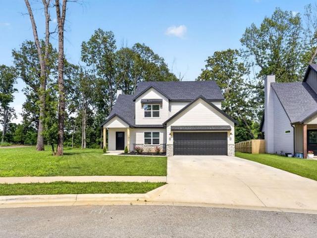 1202 N Douglas Ave, Republic, MO 65738