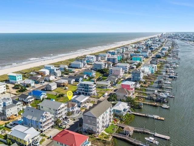 1202 Canal Dr, Carolina Beach, NC 28428