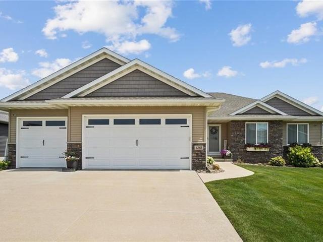 1202 Cedar Springs Dr, Marion, IA 52302
