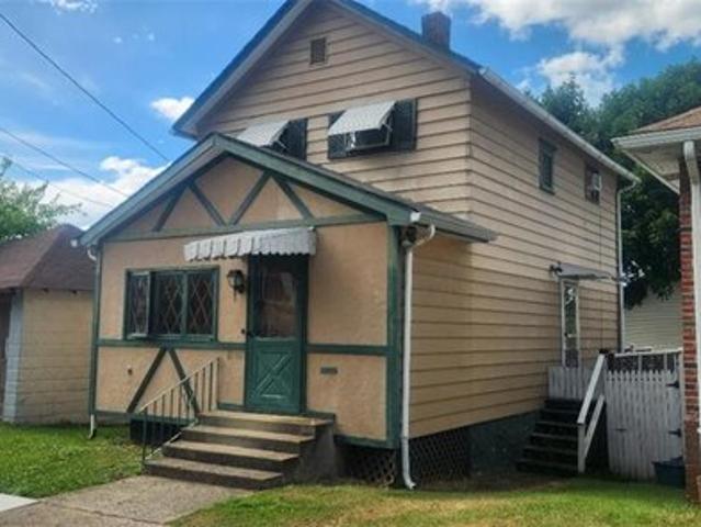 1202 Crescent Ave, Ellwood City, PA 16117