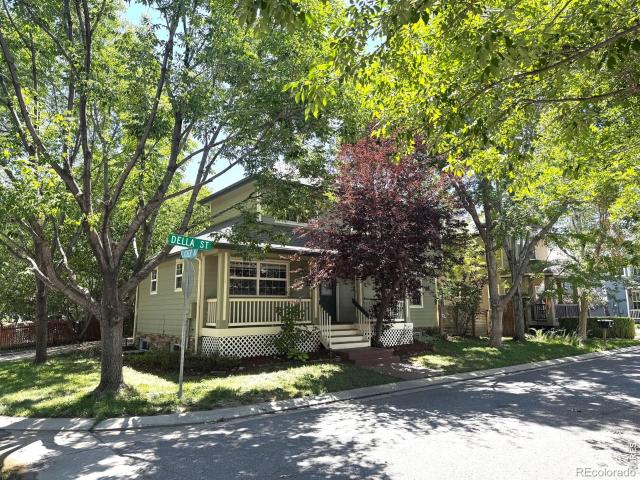 1202 Della Street