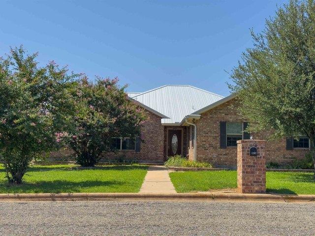 1202 E Wallace St, Llano, TX 78643