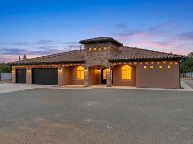 1202 Gabaldon Rd NW, Albuquerque, NM 87104