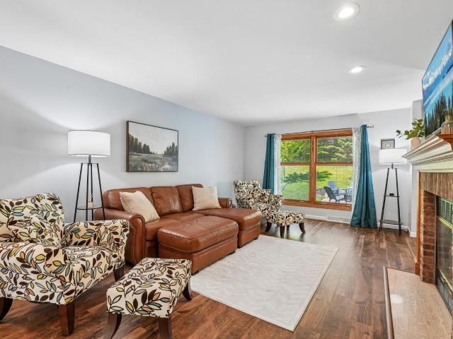 1202 Green Tree Rd