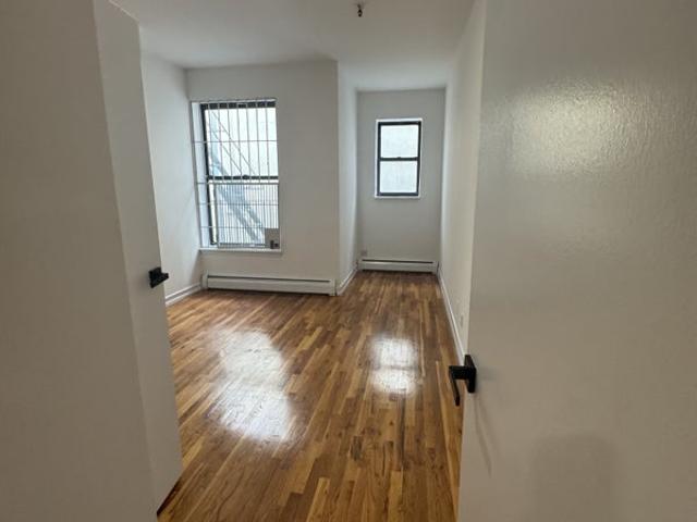 #1202 HUGE 3 BED 2 BATH WITH IN UNIT LAUNDRY MEG