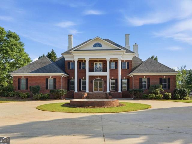 1202 Hodges Circle