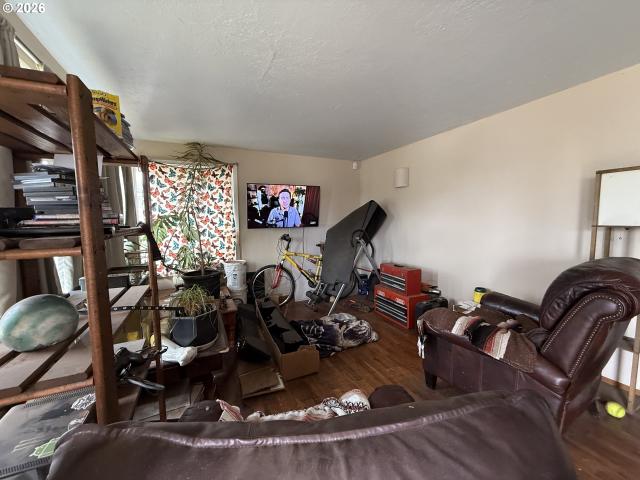 1202 iris st