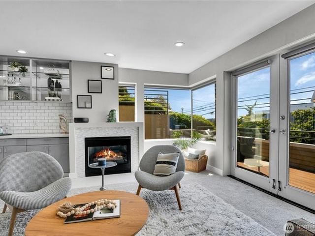 1202 Lakeview Blvd E Apt 1, Seattle, WA 98102