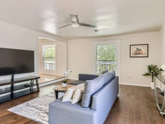 1202 Loma #A & B Dr