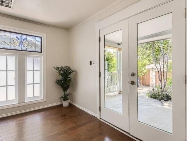 1202 Loma Dr