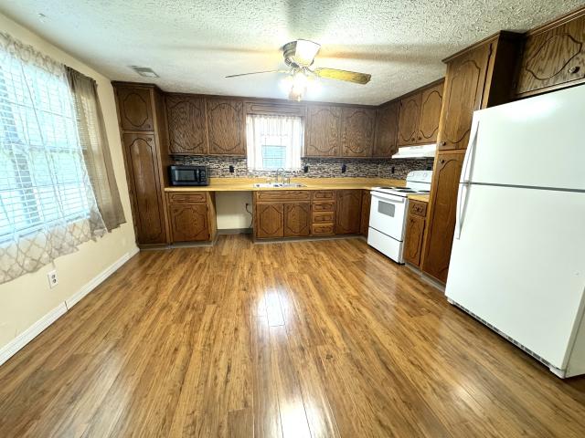 1202 Pickle Knight Rd
