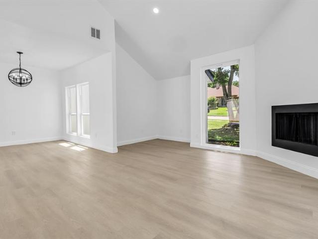 1202 Quail Hollow Drive