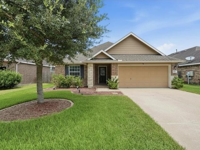 1202 Quarterhorse Dr, Alvin, TX 77511
