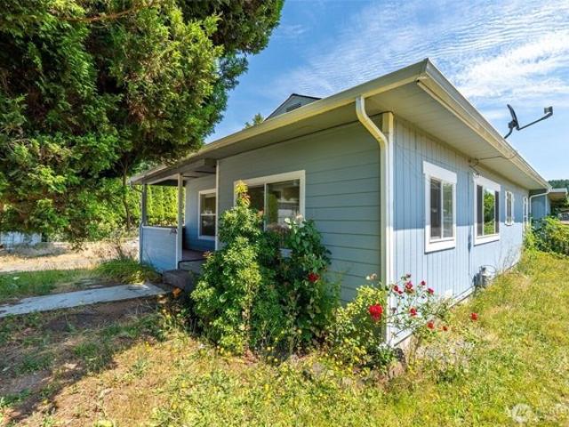 1202 Rhobina St, Centralia, WA 98531