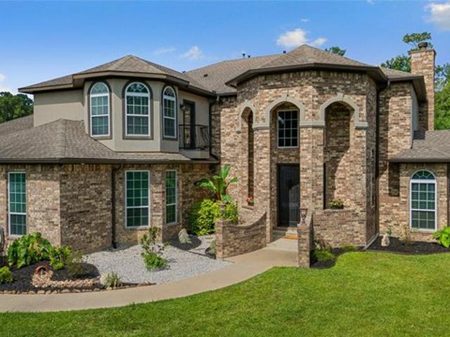 1202 Rocky Falls Ln, Huffman, TX 77336